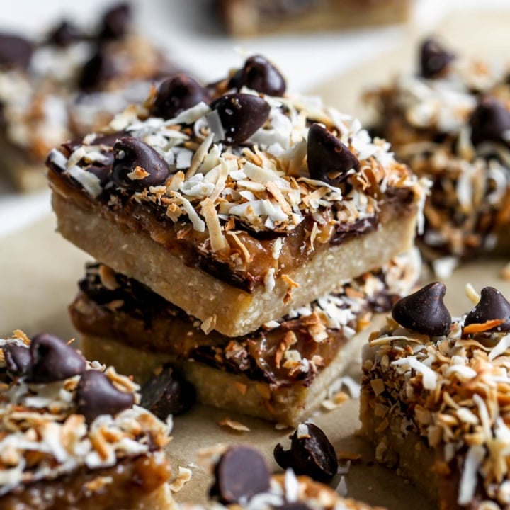 Vegan No-Bake Peanut Butter Magic Bars - Dishing Out Health