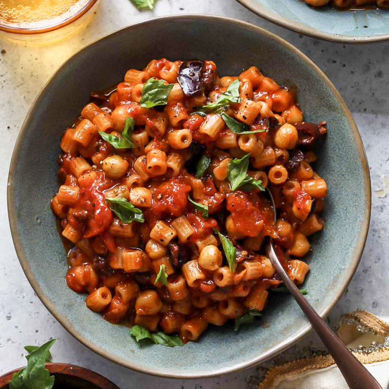 One Pot Puttanesca with Chickpeas - Dishing Out Health
